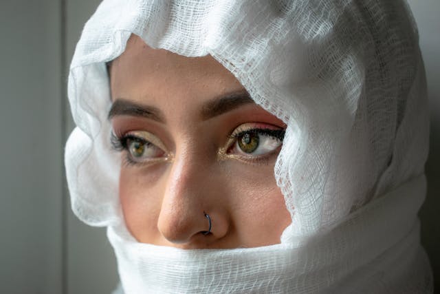 How to Choose the Perfect Nose Ring for Your Face Shape and Style ...